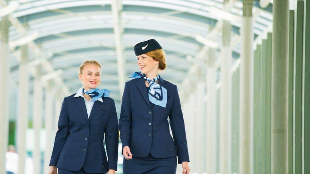 Vom Stoffballen zur fertigen Garderobe: Wie für über 1700 Kollegen ...